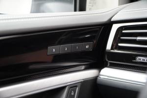 Pelēks Volkswagen Touareg 2024 Peetri, ar dzinēja tilpumu 3.00 L un nobraukumu 0 tūkst. km par 62900 €, foto 26 vietnē AUTOMOTO.COM.LV