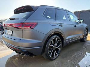 Grey Volkswagen Touareg 2024 in Vilnius, with an engine capacity of 3.00 L and mileage of 1 thousand km for 67990 €, photo 9 on AUTOMOTO.COM.LV