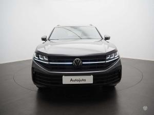 Pelēks Volkswagen Touareg 2024 Viļņa, ar dzinēja tilpumu 2.97 L un nobraukumu 18 tūkst. km par 59900 €, foto 3 vietnē AUTOMOTO.COM.LV