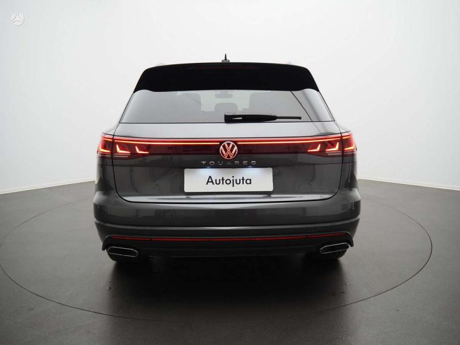 Pelēks Volkswagen Touareg 2024 Viļņa, ar dzinēja tilpumu 2.97 L un nobraukumu 18 tūkst. km par 59900 €, foto 6 vietnē AUTOMOTO.COM.LV