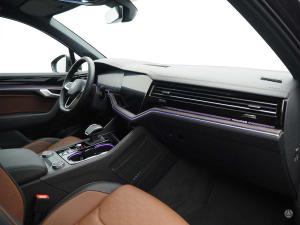 Pelēks Volkswagen Touareg 2024 Viļņa, ar dzinēja tilpumu 2.97 L un nobraukumu 18 tūkst. km par 59900 €, foto 13 vietnē AUTOMOTO.COM.LV