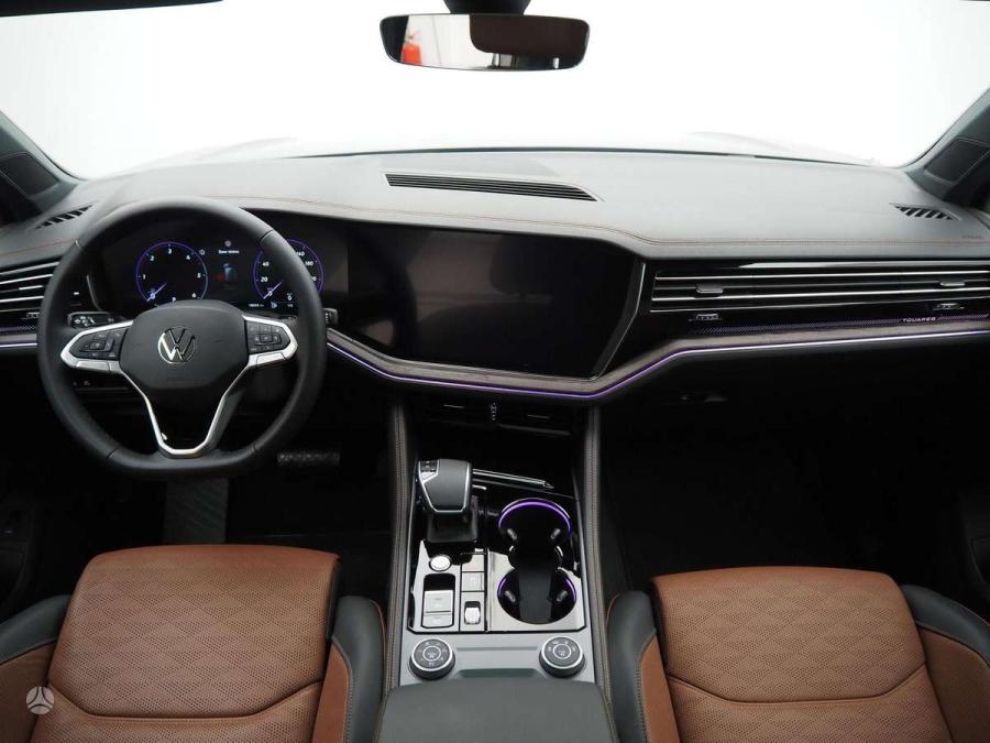 Pelēks Volkswagen Touareg 2024 Viļņa, ar dzinēja tilpumu 2.97 L un nobraukumu 18 tūkst. km par 59900 €, foto 17 vietnē AUTOMOTO.COM.LV