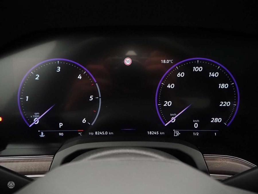 Pelēks Volkswagen Touareg 2024 Viļņa, ar dzinēja tilpumu 2.97 L un nobraukumu 18 tūkst. km par 59900 €, foto 23 vietnē AUTOMOTO.COM.LV