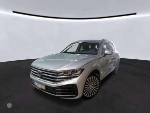 Grey Volkswagen Touareg 2024 in Vilnius, with an engine capacity of 3.00 L and mileage of 65 thousand km for 55490 €, photo 3 on AUTOMOTO.COM.LV