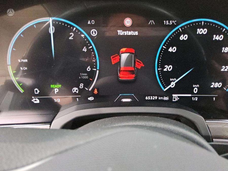 Grey Volkswagen Touareg 2024 in Vilnius, with an engine capacity of 3.00 L and mileage of 65 thousand km for 55490 €, photo 14 on AUTOMOTO.COM.LV