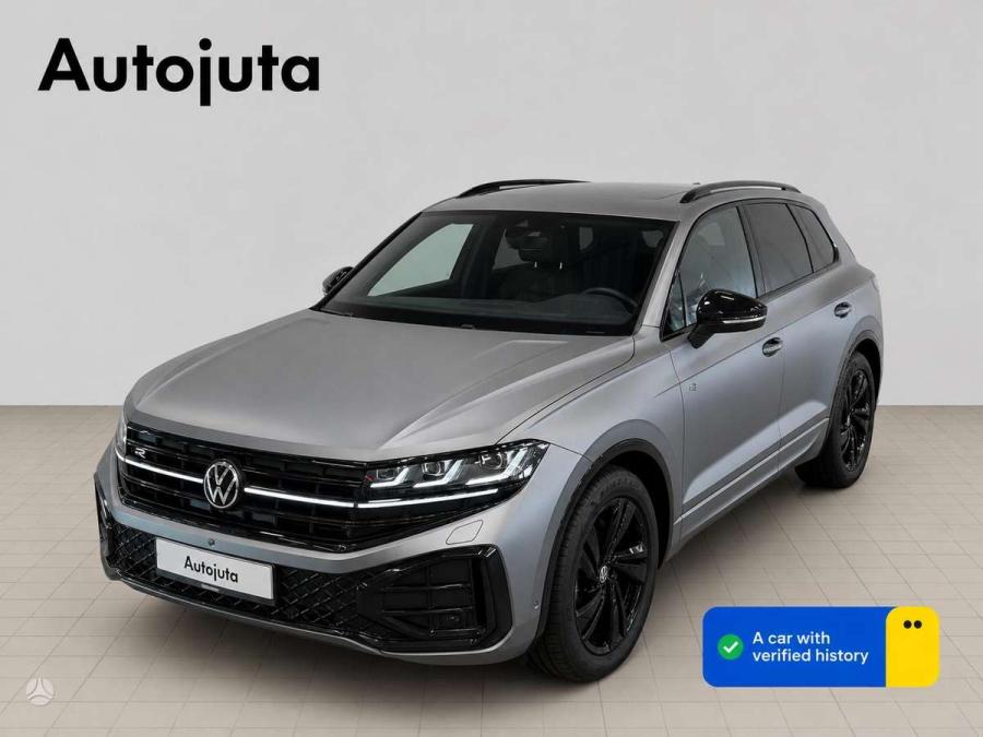 Grey Volkswagen Touareg 2024 in Kaunas, with an engine capacity of 2.97 L and mileage of 63 thousand km for 64900 €, photo 1 on AUTOMOTO.COM.LV