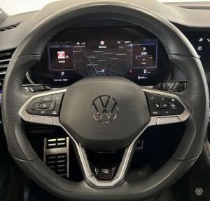 Grey Volkswagen Touareg 2024 in Kaunas, with an engine capacity of 2.97 L and mileage of 63 thousand km for 64900 €, photo 10 on AUTOMOTO.COM.LV
