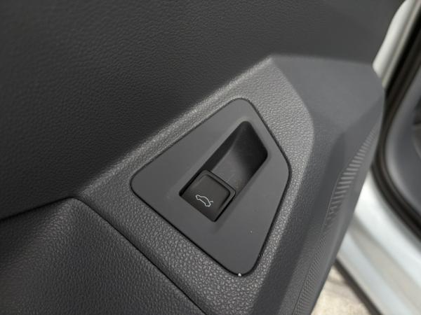 Grey Volkswagen Touareg 2024 in Riga, with an engine capacity of 3.00 L and mileage of 45 thousand km for 48990 €, photo 11 on AUTOMOTO.COM.LV