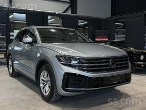 Pelēks Volkswagen Touareg 2024 Rīga, ar dzinēja tilpumu 3.00 L un nobraukumu 36 tūkst. km par 48990 €, foto  vietnē AUTOMOTO.COM.LV