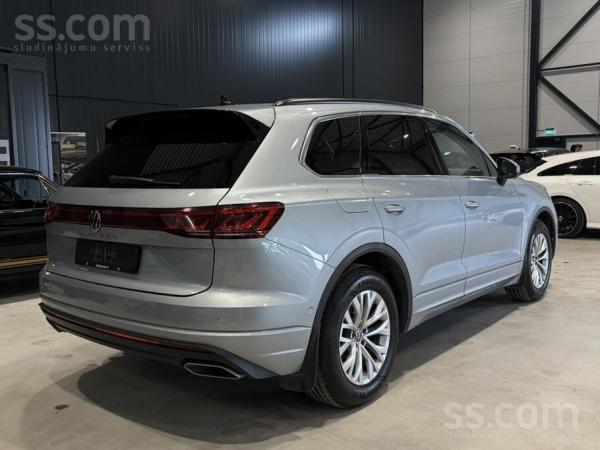 Pelēks Volkswagen Touareg 2024 Rīga, ar dzinēja tilpumu 3.00 L un nobraukumu 36 tūkst. km par 48990 €, foto 6 vietnē AUTOMOTO.COM.LV