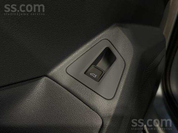 Pelēks Volkswagen Touareg 2024 Rīga, ar dzinēja tilpumu 3.00 L un nobraukumu 36 tūkst. km par 48990 €, foto 10 vietnē AUTOMOTO.COM.LV