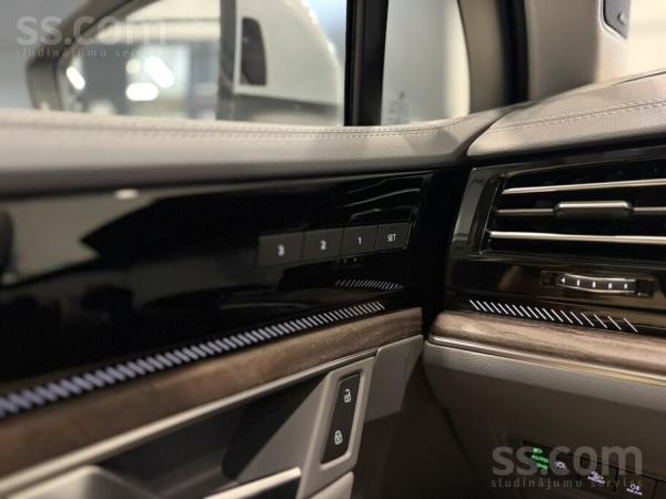 Pelēks Volkswagen Touareg 2024 Rīga, ar dzinēja tilpumu 3.00 L un nobraukumu 36 tūkst. km par 48990 €, foto 11 vietnē AUTOMOTO.COM.LV