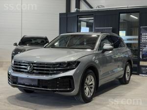 Серый Фольксваген Туарег 2024 в Рига, объемом двигателя 3.00 л и пробегом 45 тыс. км за 48990 €, фото 4 на AUTOMOTO.COM.LV