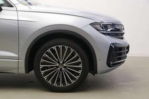 Pelēks Volkswagen Touareg 2024 Viļņa, ar dzinēja tilpumu 3.00 L un nobraukumu 65 tūkst. km par 55490 €, foto 5 vietnē AUTOMOTO.COM.LV
