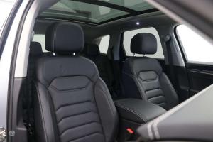 Pelēks Volkswagen Touareg 2024 Viļņa, ar dzinēja tilpumu 3.00 L un nobraukumu 65 tūkst. km par 55490 €, foto 12 vietnē AUTOMOTO.COM.LV