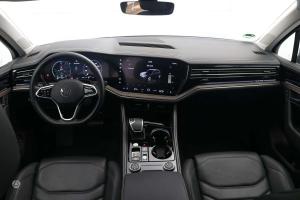 Pelēks Volkswagen Touareg 2024 Viļņa, ar dzinēja tilpumu 3.00 L un nobraukumu 65 tūkst. km par 55490 €, foto 22 vietnē AUTOMOTO.COM.LV