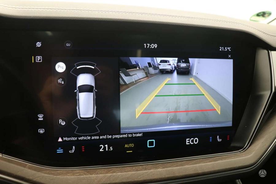 Pelēks Volkswagen Touareg 2024 Viļņa, ar dzinēja tilpumu 3.00 L un nobraukumu 65 tūkst. km par 55490 €, foto 24 vietnē AUTOMOTO.COM.LV