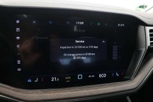 Pelēks Volkswagen Touareg 2024 Viļņa, ar dzinēja tilpumu 3.00 L un nobraukumu 65 tūkst. km par 55490 €, foto 26 vietnē AUTOMOTO.COM.LV