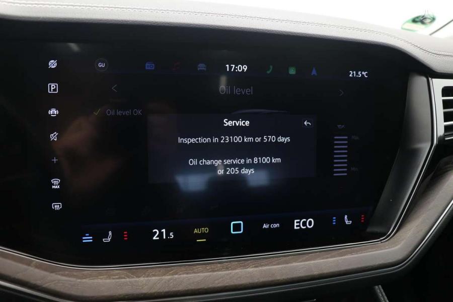 Pelēks Volkswagen Touareg 2024 Viļņa, ar dzinēja tilpumu 3.00 L un nobraukumu 65 tūkst. km par 55490 €, foto 26 vietnē AUTOMOTO.COM.LV