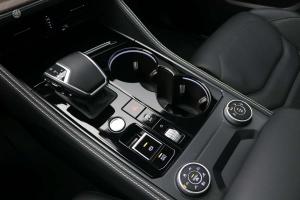 Pelēks Volkswagen Touareg 2024 Viļņa, ar dzinēja tilpumu 3.00 L un nobraukumu 65 tūkst. km par 55490 €, foto 31 vietnē AUTOMOTO.COM.LV