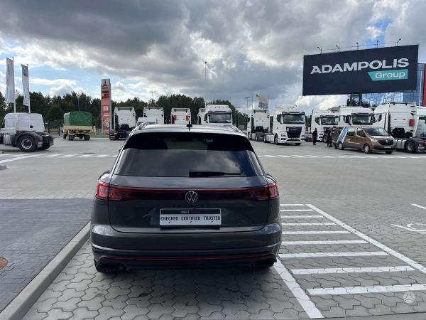 Grey Volkswagen Touareg 2024 in Vilnius, with an engine capacity of 2.97 L and mileage of 59 thousand km for 50250 €, photo 9 on AUTOMOTO.COM.LV