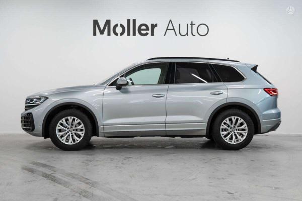 Grey Volkswagen Touareg 2025 in Vilnius, with an engine capacity of 3.00 L and mileage of 41 thousand km for 55900 €, photo 2 on AUTOMOTO.COM.LV