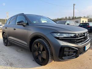 Pelēks Volkswagen Touareg 2025 Viļņa, ar dzinēja tilpumu 2.97 L un nobraukumu 17 tūkst. km par 75500 €, foto 3 vietnē AUTOMOTO.COM.LV