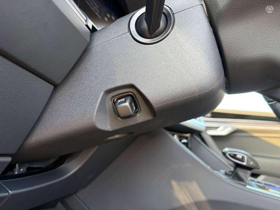 Pelēks Volkswagen Touareg 2025 Viļņa, ar dzinēja tilpumu 2.97 L un nobraukumu 17 tūkst. km par 75500 €, foto 17 vietnē AUTOMOTO.COM.LV