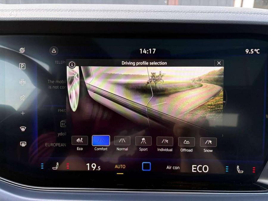Pelēks Volkswagen Touareg 2025 Viļņa, ar dzinēja tilpumu 2.97 L un nobraukumu 17 tūkst. km par 75500 €, foto 40 vietnē AUTOMOTO.COM.LV