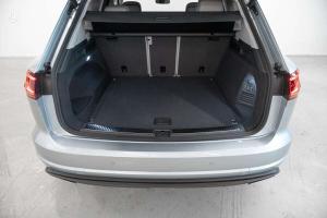 Pelēks Volkswagen Touareg 2025 Viļņa, ar dzinēja tilpumu 3.00 L un nobraukumu 41 tūkst. km par 55900 €, foto 22 vietnē AUTOMOTO.COM.LV