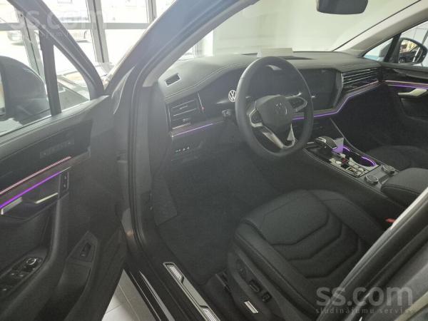 Pelēks Volkswagen Touareg 2025 Daugavpils, ar dzinēja tilpumu 3.00 L un nobraukumu 25 tūkst. km par 77700 €, foto 10 vietnē AUTOMOTO.COM.LV