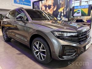Pelēks Volkswagen Touareg 2026 Valmiera, ar dzinēja tilpumu 3.00 L un nobraukumu 9 tūkst. km par 73200 €, foto  vietnē AUTOMOTO.COM.LV