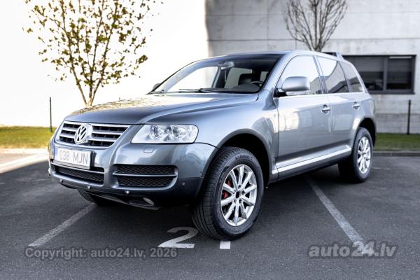 Pelēks Volkswagen Touareg 2004 Tallina, ar dzinēja tilpumu 4.20 L un nobraukumu 324 tūkst. km par 3499 €, foto 2 vietnē AUTOMOTO.COM.LV