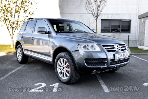 Pelēks Volkswagen Touareg 2004 Tallina, ar dzinēja tilpumu 4.20 L un nobraukumu 324 tūkst. km par 3499 €, foto 3 vietnē AUTOMOTO.COM.LV