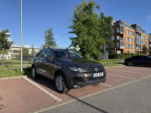 Pelēks Volkswagen Touareg 2012 Tallina, ar dzinēja tilpumu 3.00 L un nobraukumu 340 tūkst. km par 11490 €, foto 3 vietnē AUTOMOTO.COM.LV