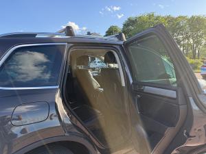 Pelēks Volkswagen Touareg 2012 Tallina, ar dzinēja tilpumu 3.00 L un nobraukumu 340 tūkst. km par 11490 €, foto 12 vietnē AUTOMOTO.COM.LV