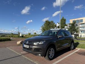 Pelēks Volkswagen Touareg 2012 Tallina, ar dzinēja tilpumu 3.00 L un nobraukumu 340 tūkst. km par 11490 €, foto 17 vietnē AUTOMOTO.COM.LV