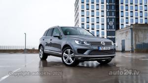 Pelēks Volkswagen Touareg 2015 Tallina, ar dzinēja tilpumu 4.10 L un nobraukumu 178 tūkst. km par 18800 €, foto 3 vietnē AUTOMOTO.COM.LV