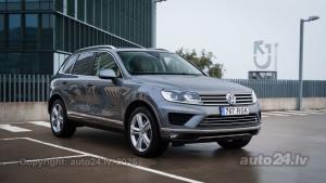 Pelēks Volkswagen Touareg 2015 Tallina, ar dzinēja tilpumu 4.10 L un nobraukumu 178 tūkst. km par 18800 €, foto 8 vietnē AUTOMOTO.COM.LV