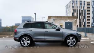 Pelēks Volkswagen Touareg 2015 Tallina, ar dzinēja tilpumu 4.10 L un nobraukumu 178 tūkst. km par 18800 €, foto 10 vietnē AUTOMOTO.COM.LV