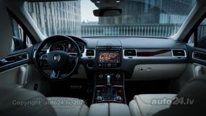 Pelēks Volkswagen Touareg 2015 Tallina, ar dzinēja tilpumu 4.10 L un nobraukumu 178 tūkst. km par 18800 €, foto 16 vietnē AUTOMOTO.COM.LV