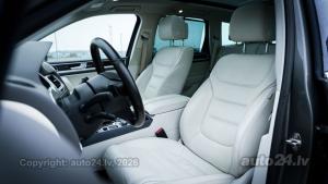 Pelēks Volkswagen Touareg 2015 Tallina, ar dzinēja tilpumu 4.10 L un nobraukumu 178 tūkst. km par 18800 €, foto 18 vietnē AUTOMOTO.COM.LV