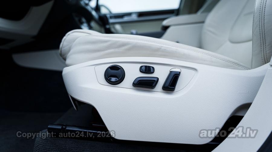 Pelēks Volkswagen Touareg 2015 Tallina, ar dzinēja tilpumu 4.10 L un nobraukumu 178 tūkst. km par 18800 €, foto 19 vietnē AUTOMOTO.COM.LV