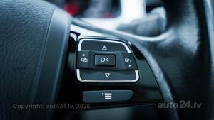 Pelēks Volkswagen Touareg 2015 Tallina, ar dzinēja tilpumu 4.10 L un nobraukumu 178 tūkst. km par 18800 €, foto 23 vietnē AUTOMOTO.COM.LV