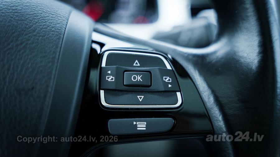 Pelēks Volkswagen Touareg 2015 Tallina, ar dzinēja tilpumu 4.10 L un nobraukumu 178 tūkst. km par 18800 €, foto 23 vietnē AUTOMOTO.COM.LV