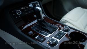 Pelēks Volkswagen Touareg 2015 Tallina, ar dzinēja tilpumu 4.10 L un nobraukumu 178 tūkst. km par 18800 €, foto 24 vietnē AUTOMOTO.COM.LV