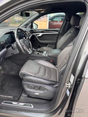 Grey Volkswagen Touareg 2019 in Viljandi, with an engine capacity of 3.00 L and mileage of 159 thousand km for 39990 €, photo 10 on AUTOMOTO.COM.LV