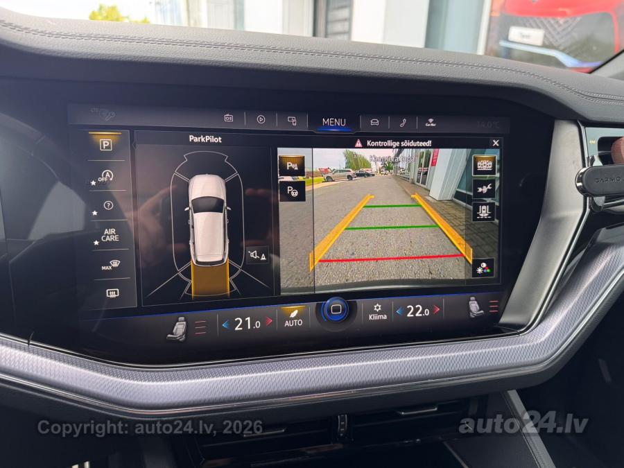 Grey Volkswagen Touareg 2019 in Viljandi, with an engine capacity of 3.00 L and mileage of 159 thousand km for 39990 €, photo 11 on AUTOMOTO.COM.LV