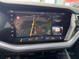 Grey Volkswagen Touareg 2019 in Viljandi, with an engine capacity of 3.00 L and mileage of 159 thousand km for 39990 €, photo 12 on AUTOMOTO.COM.LV
