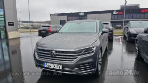 Grey Volkswagen Touareg 2021 in Tallinn, with an engine capacity of 3.00 L and mileage of 102 thousand km for 42000 €, photo  on AUTOMOTO.COM.LV